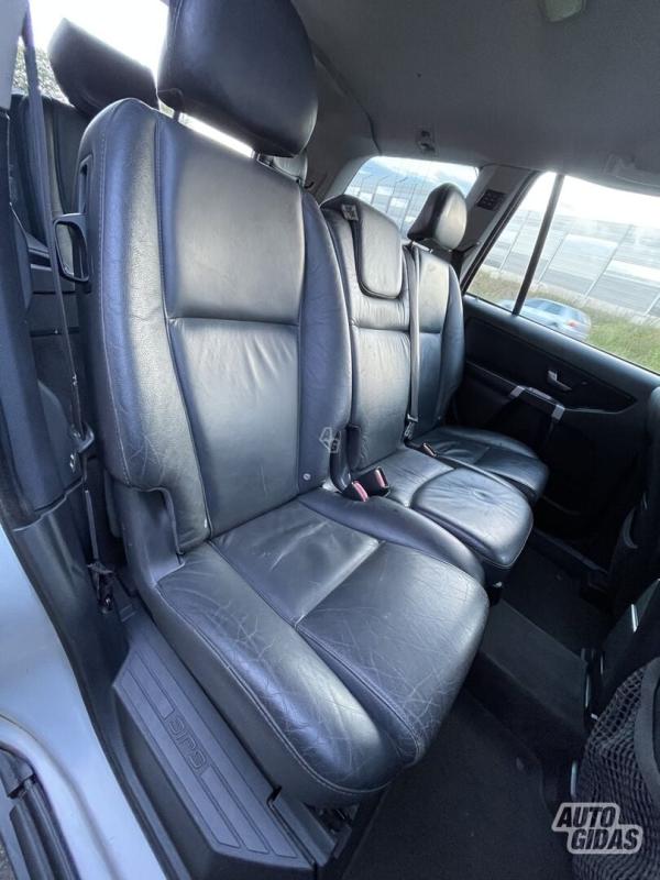Volvo XC90 2007 in Marijampole, with an engine capacity of 2.40 L and mileage of 330 thousand km for 4200 €, photo 10 on AUTOMOTO.COM.LV