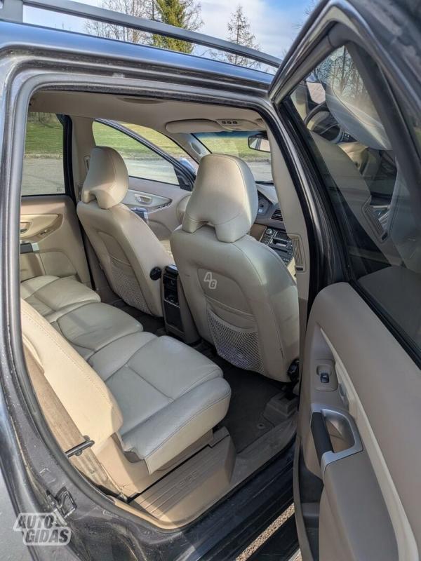 Volvo XC90 2007 in Utena, with an engine capacity of 2.40 L and mileage of 295 thousand km for 4100 €, photo 9 on AUTOMOTO.COM.LV