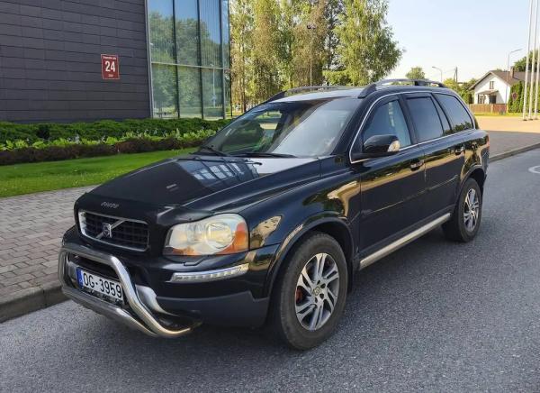 Volvo XC90 2007 in Jelgava, with an engine capacity of 2.40 L and mileage of 295 thousand km for 4990 €, photo 1 on AUTOMOTO.COM.LV