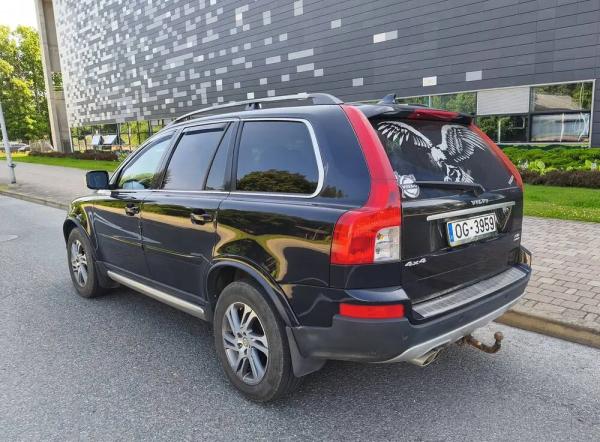 Volvo XC90 2007 in Jelgava, with an engine capacity of 2.40 L and mileage of 295 thousand km for 4990 €, photo 2 on AUTOMOTO.COM.LV