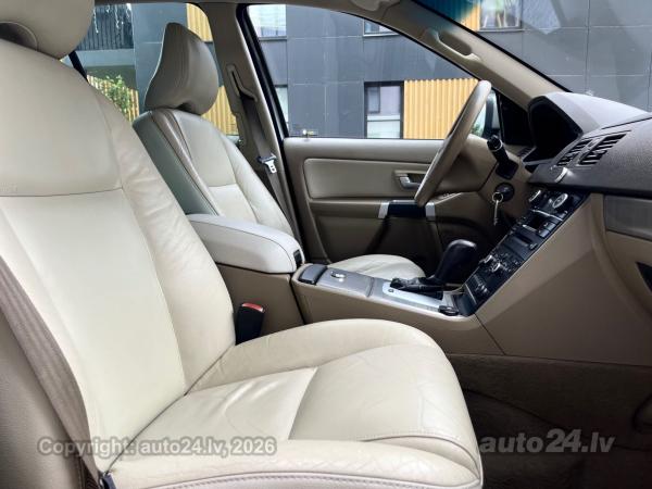 Volvo XC90 2007 in Tartu, with an engine capacity of 2.40 L and mileage of 251 thousand km for 5299 €, photo 9 on AUTOMOTO.COM.LV