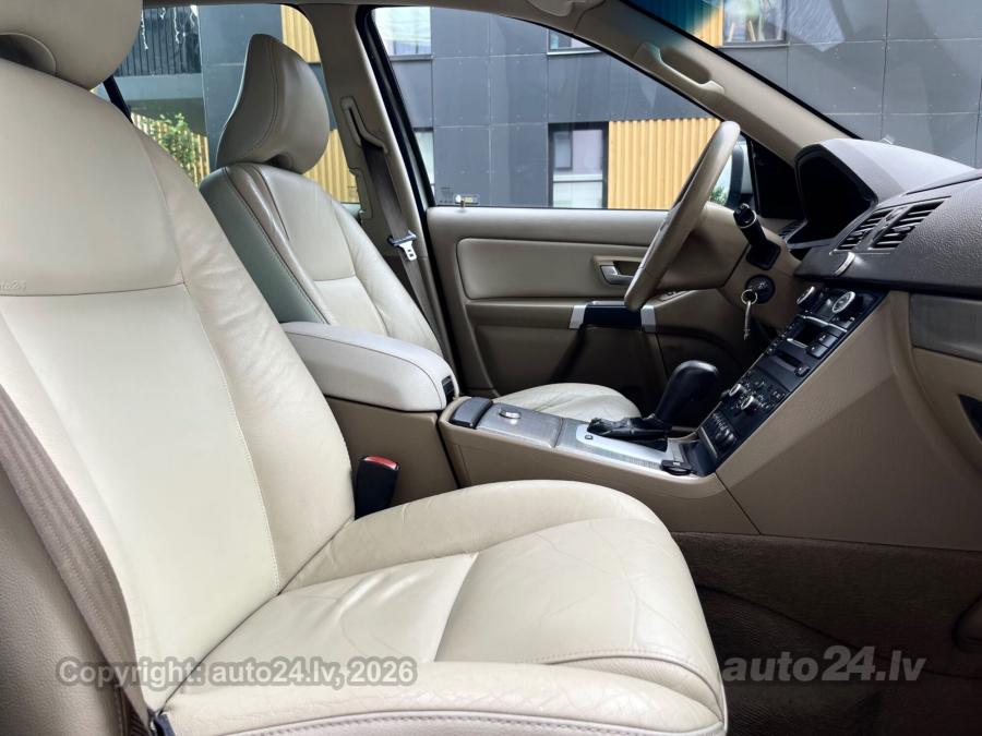 Volvo XC90 2007 in Tartu, with an engine capacity of 2.40 L and mileage of 251 thousand km for 5299 €, photo 10 on AUTOMOTO.COM.LV