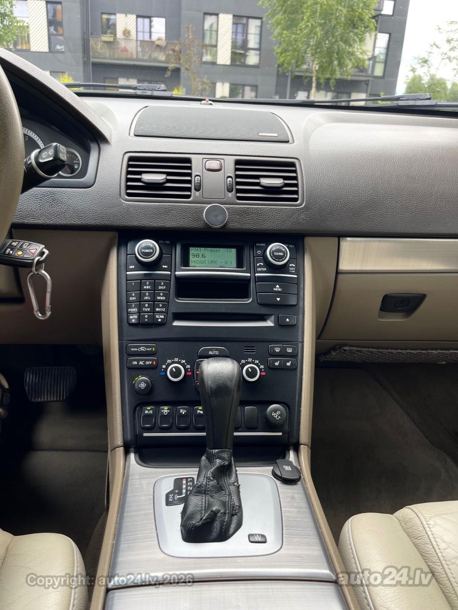 Volvo XC90 2007 in Tartu, with an engine capacity of 2.40 L and mileage of 251 thousand km for 5299 €, photo 15 on AUTOMOTO.COM.LV