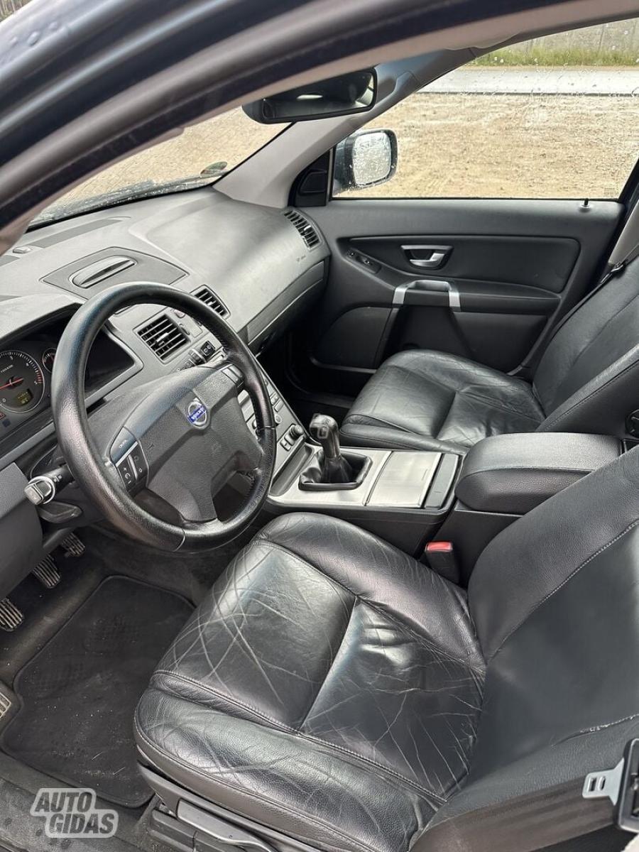 Volvo XC90 2007 in Vilnius, with an engine capacity of 2.40 L and mileage of 280 thousand km for 5450 €, photo 5 on AUTOMOTO.COM.LV