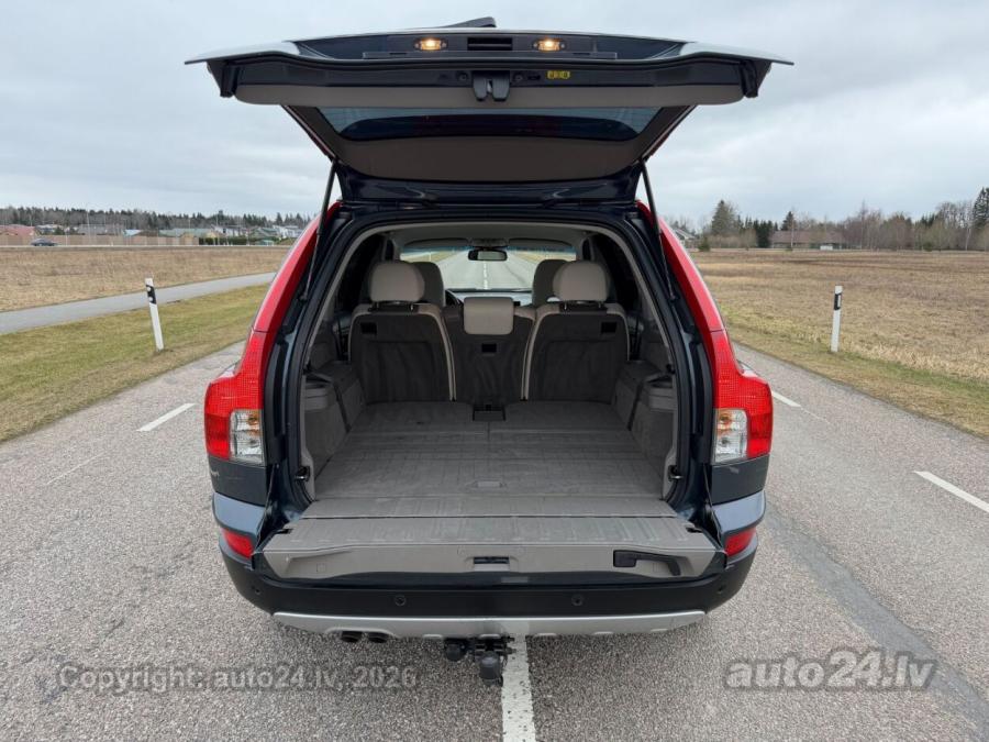 Volvo XC90 2008 in Tallinn, with an engine capacity of 2.40 L and mileage of 244 thousand km for 7990 €, photo 16 on AUTOMOTO.COM.LV