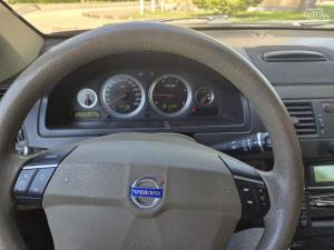 Volvo XC90 2008 in Alytus, with an engine capacity of 2.40 L and mileage of 320 thousand km for 6300 €, photo 9 on AUTOMOTO.COM.LV