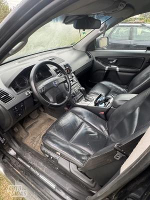 Volvo XC90 2008 in Panevezys, with an engine capacity of 2.40 L and mileage of 335 thousand km for 4500 €, photo 6 on AUTOMOTO.COM.LV
