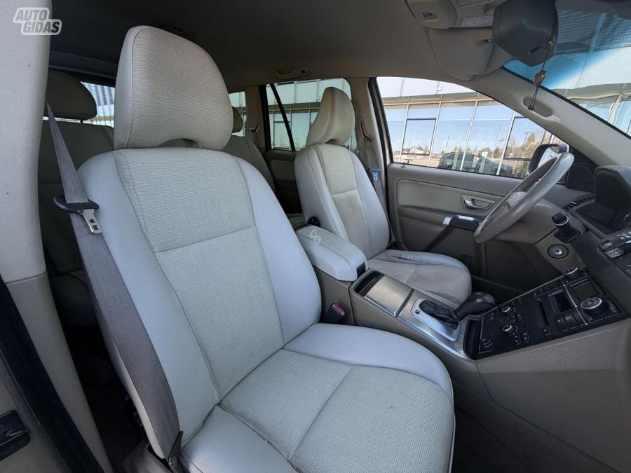 Volvo XC90 2008 Viļņa, ar dzinēja tilpumu 2.40 L un nobraukumu 292 tūkst. km par 3800 €, foto 19 vietnē AUTOMOTO.COM.LV