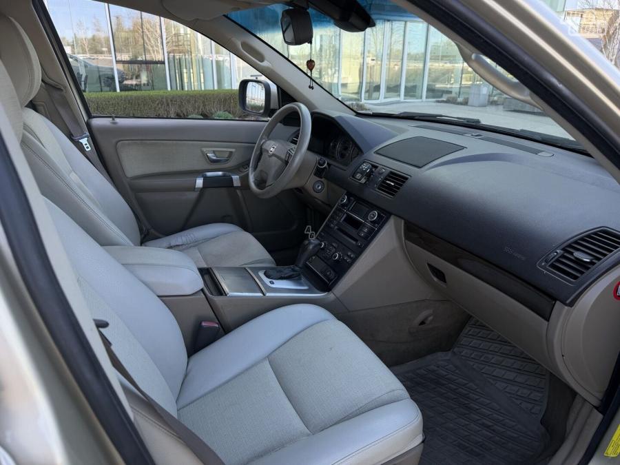 Volvo XC90 2008 Viļņa, ar dzinēja tilpumu 2.40 L un nobraukumu 292 tūkst. km par 3800 €, foto 20 vietnē AUTOMOTO.COM.LV