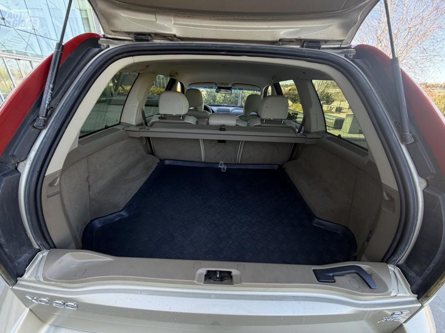 Volvo XC90 2008 Viļņa, ar dzinēja tilpumu 2.40 L un nobraukumu 292 tūkst. km par 3800 €, foto 21 vietnē AUTOMOTO.COM.LV