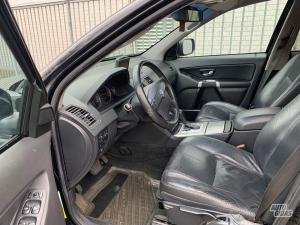 Volvo XC90 2008 in Kaunas, with an engine capacity of 2.40 L and mileage of 320 thousand km for 5950 €, photo 8 on AUTOMOTO.COM.LV