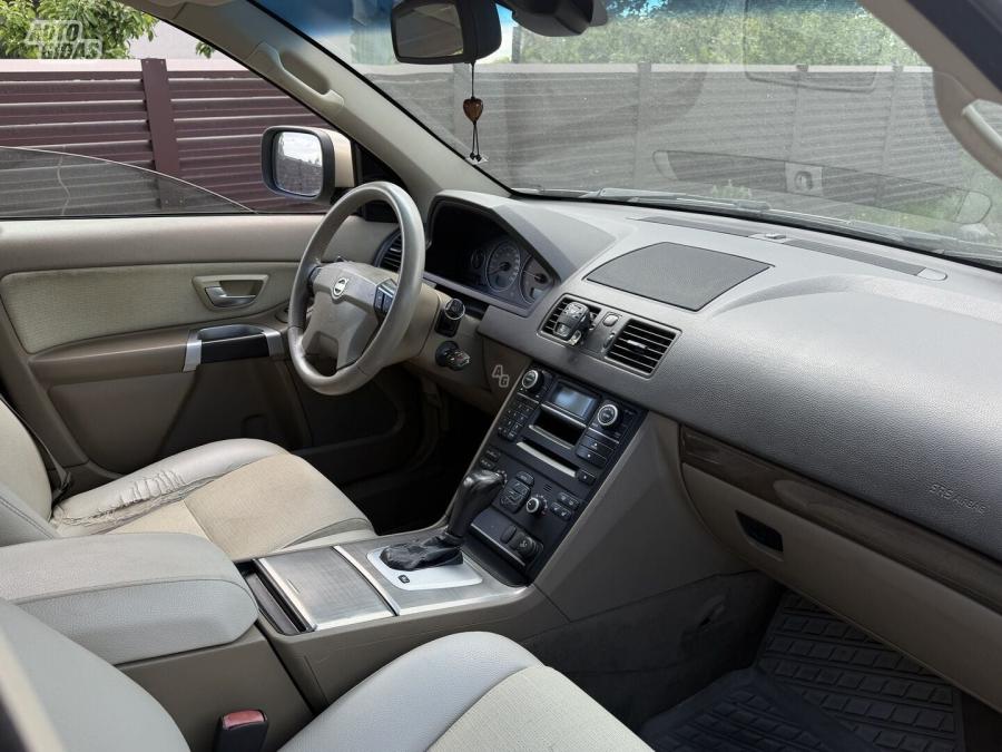 Volvo XC90 2008 Viļņa, ar dzinēja tilpumu 2.40 L un nobraukumu 292 tūkst. km par 3500 €, foto 14 vietnē AUTOMOTO.COM.LV