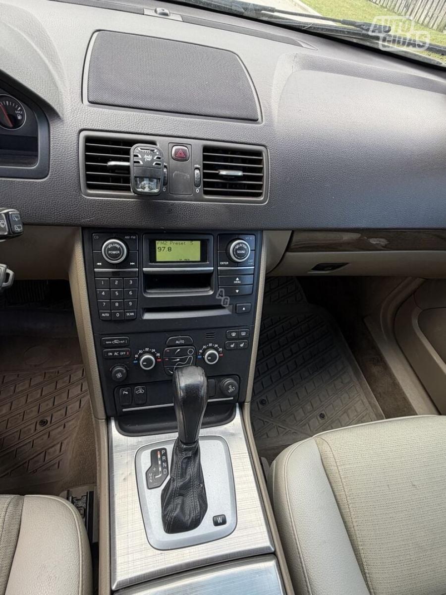 Volvo XC90 2008 Viļņa, ar dzinēja tilpumu 2.40 L un nobraukumu 292 tūkst. km par 3500 €, foto 15 vietnē AUTOMOTO.COM.LV