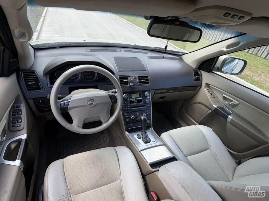 Volvo XC90 2008 Viļņa, ar dzinēja tilpumu 2.40 L un nobraukumu 292 tūkst. km par 3500 €, foto 17 vietnē AUTOMOTO.COM.LV