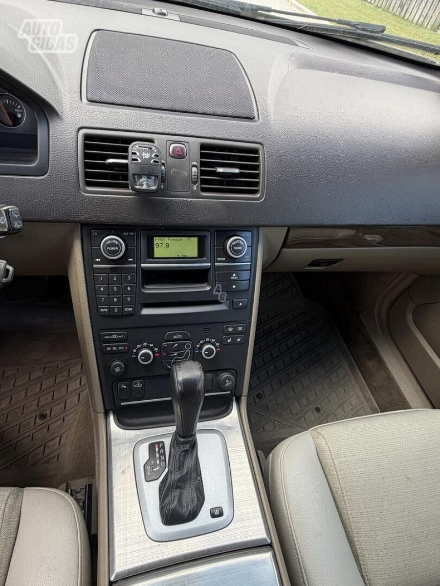 Volvo XC90 2008 Viļņa, ar dzinēja tilpumu 2.40 L un nobraukumu 292 tūkst. km par 3500 €, foto 15 vietnē AUTOMOTO.COM.LV