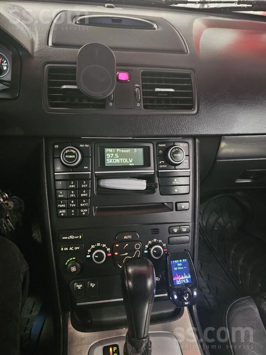 Volvo XC90 2008 Liepāja, ar dzinēja tilpumu 2.40 L un nobraukumu 185 tūkst. km par 7000 €, foto 7 vietnē AUTOMOTO.COM.LV