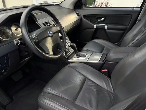 Volvo XC90 2008 Jelgava, ar dzinēja tilpumu 2.40 L un nobraukumu 294 tūkst. km par 7700 €, foto 9 vietnē AUTOMOTO.COM.LV