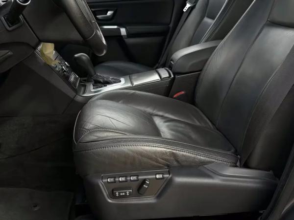 Volvo XC90 2008 Jelgava, ar dzinēja tilpumu 2.40 L un nobraukumu 294 tūkst. km par 7700 €, foto 10 vietnē AUTOMOTO.COM.LV