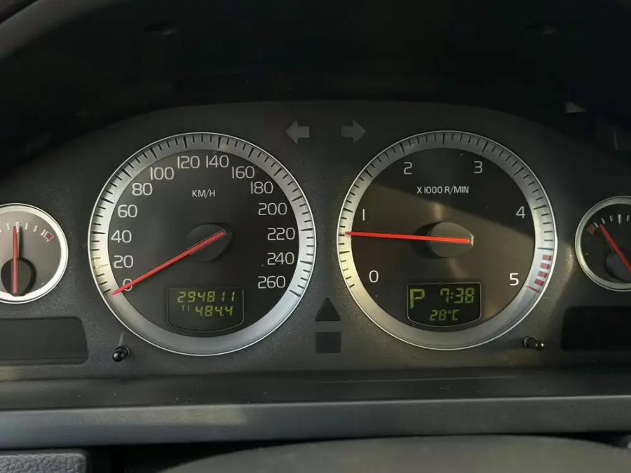 Вольво ХС90 2008 в Елгава, объемом двигателя 2.40 л и пробегом 294 тыс. км за 7700 €, фото 15 на AUTOMOTO.COM.LV