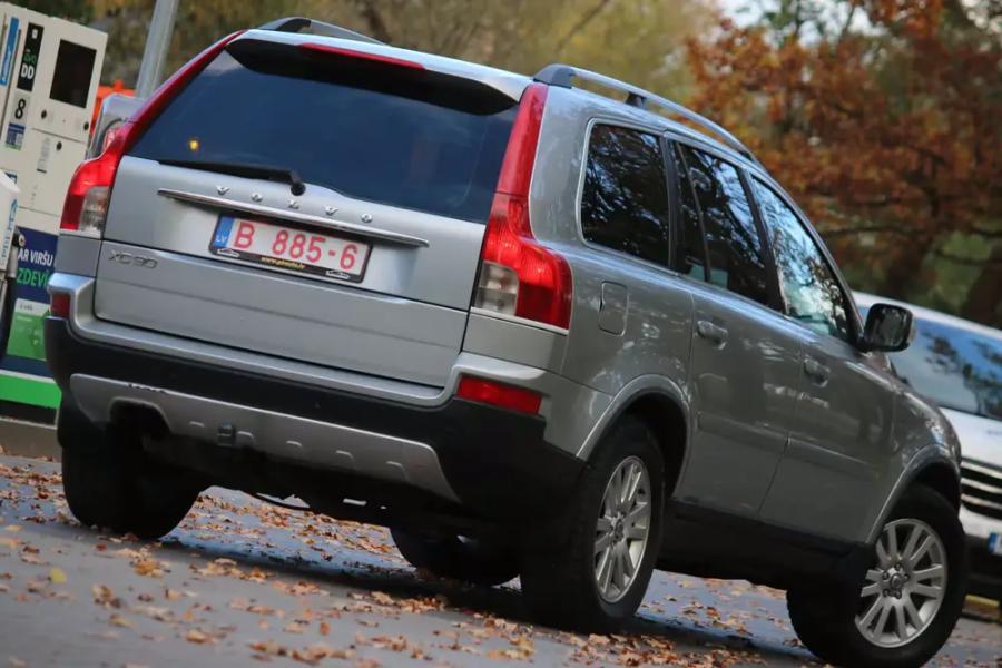 Volvo XC90 2008 Rīga, ar dzinēja tilpumu 2.40 L un nobraukumu 326 tūkst. km par 4990 €, foto 3 vietnē AUTOMOTO.COM.LV