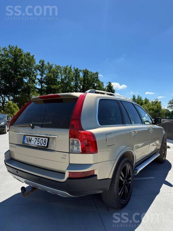 Volvo XC90 2008 in Riga, with an engine capacity of 2.40 L and mileage of 400 thousand km for 5700 €, photo 4 on AUTOMOTO.COM.LV