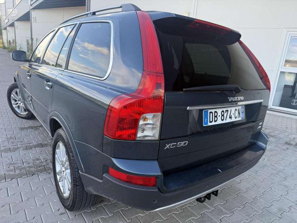 Volvo XC90 2008 in Vilnius, with an engine capacity of 2.40 L and mileage of 227 thousand km for 6300 €, photo 6 on AUTOMOTO.COM.LV