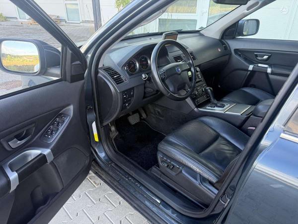 Volvo XC90 2008 in Vilnius, with an engine capacity of 2.40 L and mileage of 227 thousand km for 6300 €, photo 10 on AUTOMOTO.COM.LV