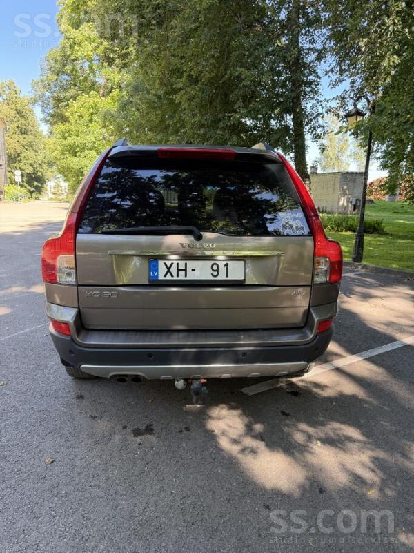 Volvo XC90 2008 in Preili, with an engine capacity of 2.40 L and mileage of 338 thousand km for 7300 €, photo 5 on AUTOMOTO.COM.LV