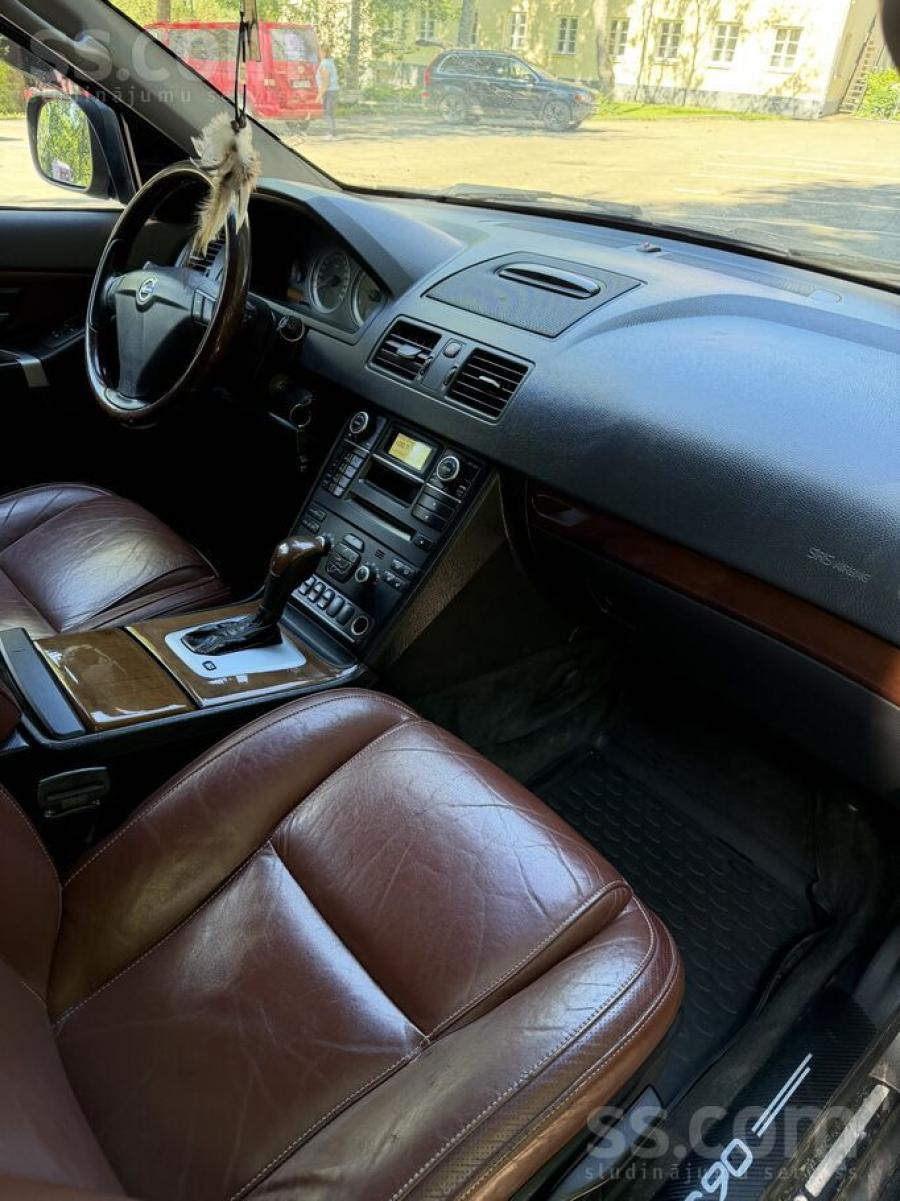 Volvo XC90 2008 Preiļi, ar dzinēja tilpumu 2.40 L un nobraukumu 338 tūkst. km par 7300 €, foto 9 vietnē AUTOMOTO.COM.LV