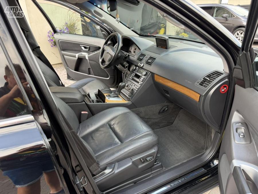 Volvo XC90 2008 in Telschi, with an engine capacity of 3.20 L and mileage of 250 thousand km for 3850 €, photo 14 on AUTOMOTO.COM.LV