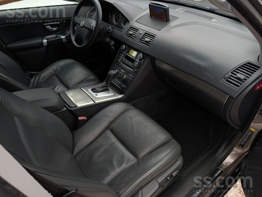 Volvo XC90 2008 Jūrmala, ar dzinēja tilpumu 2.40 L un nobraukumu 264 tūkst. km par 8800 €, foto 15 vietnē AUTOMOTO.COM.LV