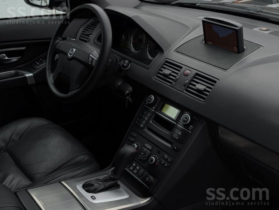 Volvo XC90 2008 Jūrmala, ar dzinēja tilpumu 2.40 L un nobraukumu 264 tūkst. km par 8800 €, foto 17 vietnē AUTOMOTO.COM.LV