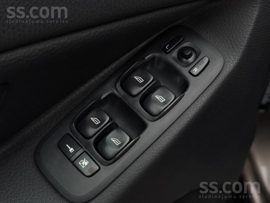 Volvo XC90 2008 Jūrmala, ar dzinēja tilpumu 2.40 L un nobraukumu 264 tūkst. km par 8800 €, foto 32 vietnē AUTOMOTO.COM.LV