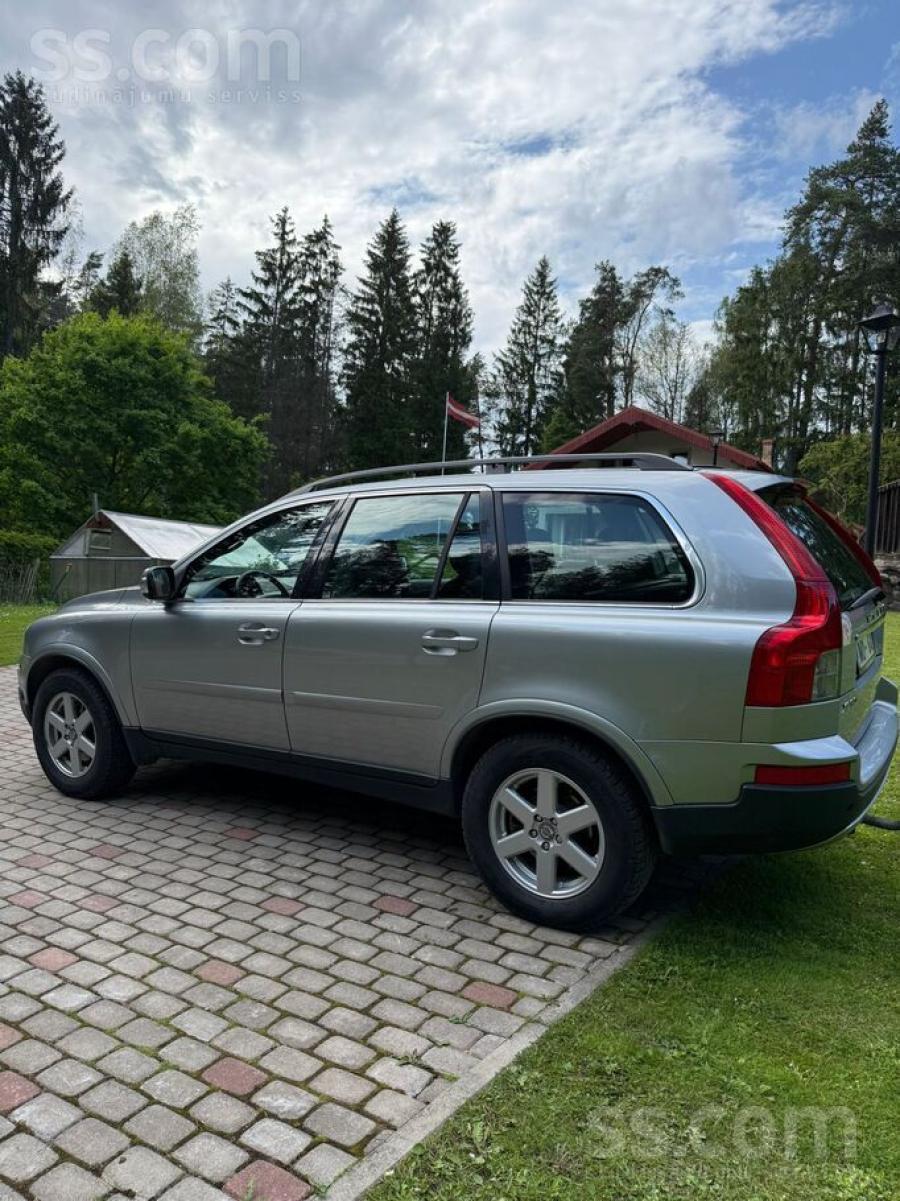 Volvo XC90 2009 in Cesis, with an engine capacity of 2.40 L and mileage of 240 thousand km for 3500 €, photo 2 on AUTOMOTO.COM.LV