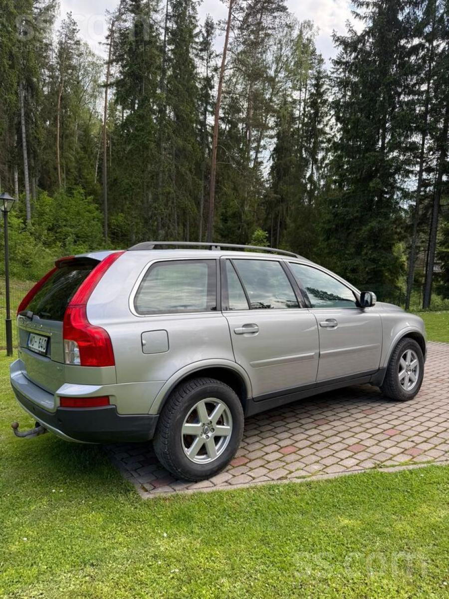 Volvo XC90 2009 in Cesis, with an engine capacity of 2.40 L and mileage of 240 thousand km for 3500 €, photo 3 on AUTOMOTO.COM.LV