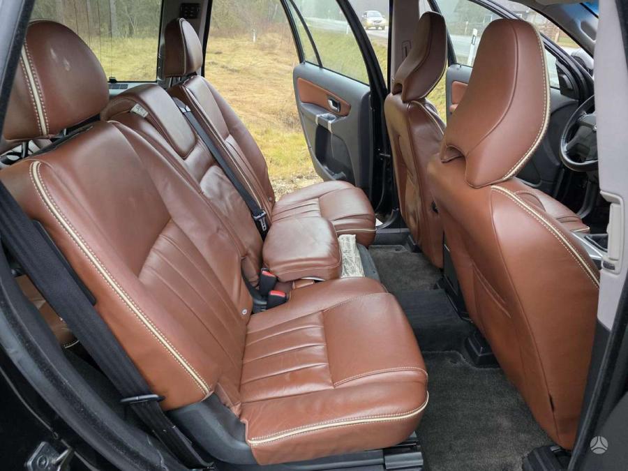 Volvo XC90 2009 Viļņa, ar dzinēja tilpumu 2.40 L un nobraukumu 272 tūkst. km par 9800 €, foto 26 vietnē AUTOMOTO.COM.LV