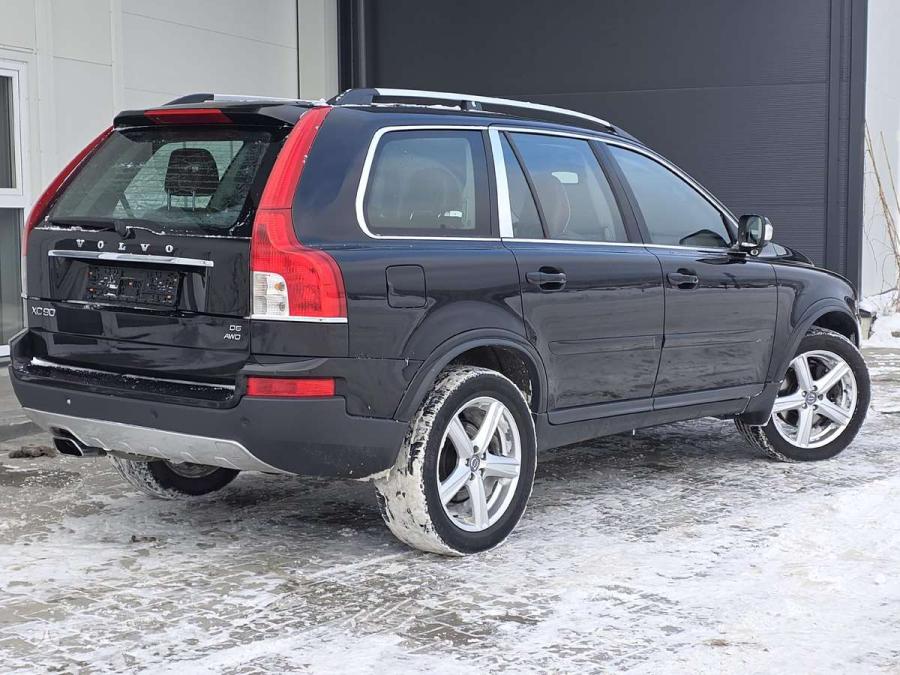 Volvo XC90 2009 in Vilnius, with an engine capacity of 2.40 L and mileage of 280 thousand km for 9750 €, photo 8 on AUTOMOTO.COM.LV