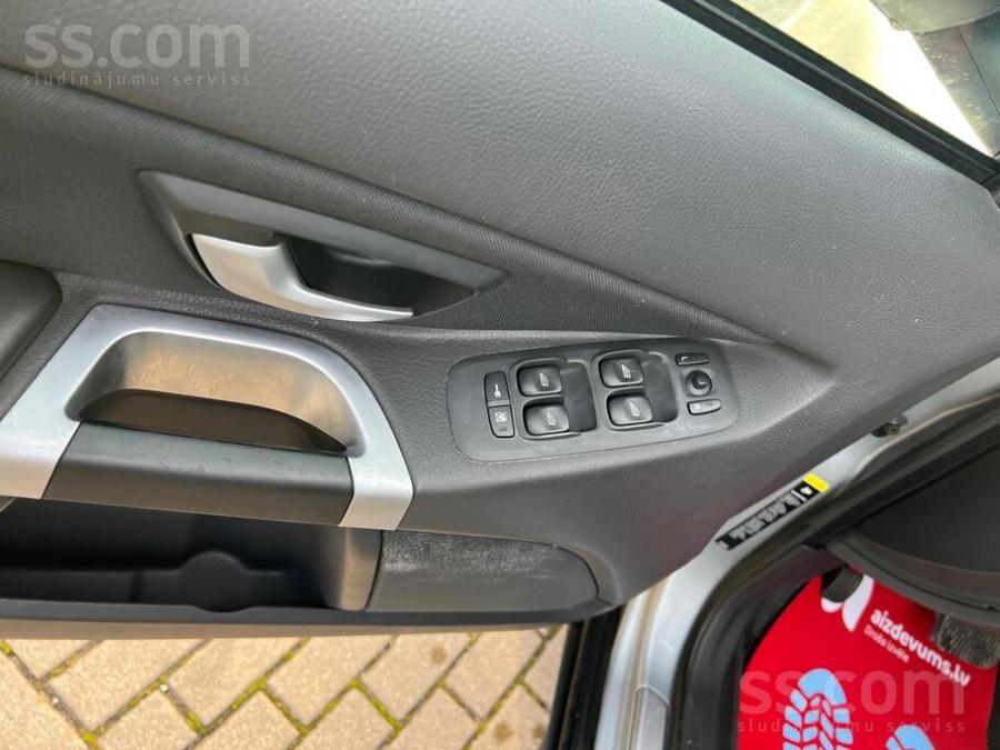 Volvo XC90 2009 Talsi, ar dzinēja tilpumu 2.40 L un nobraukumu 290 tūkst. km par 10970 €, foto 11 vietnē AUTOMOTO.COM.LV