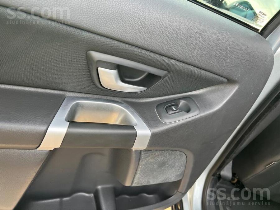 Volvo XC90 2009 Talsi, ar dzinēja tilpumu 2.40 L un nobraukumu 290 tūkst. km par 10970 €, foto 16 vietnē AUTOMOTO.COM.LV