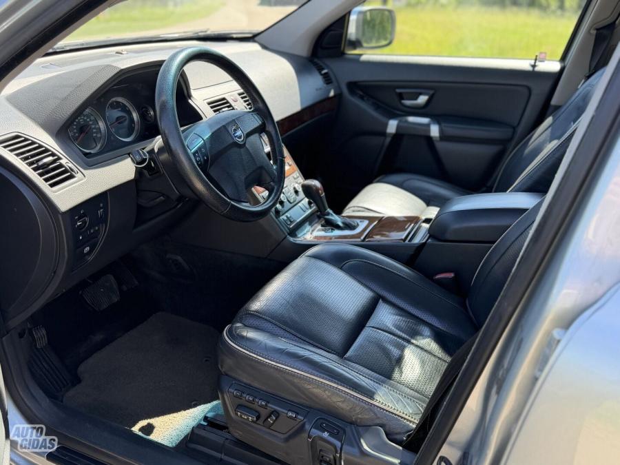 Volvo XC90 2009 in Siauliai, with an engine capacity of 4.40 L and mileage of 170 thousand km for 3250 €, photo 13 on AUTOMOTO.COM.LV