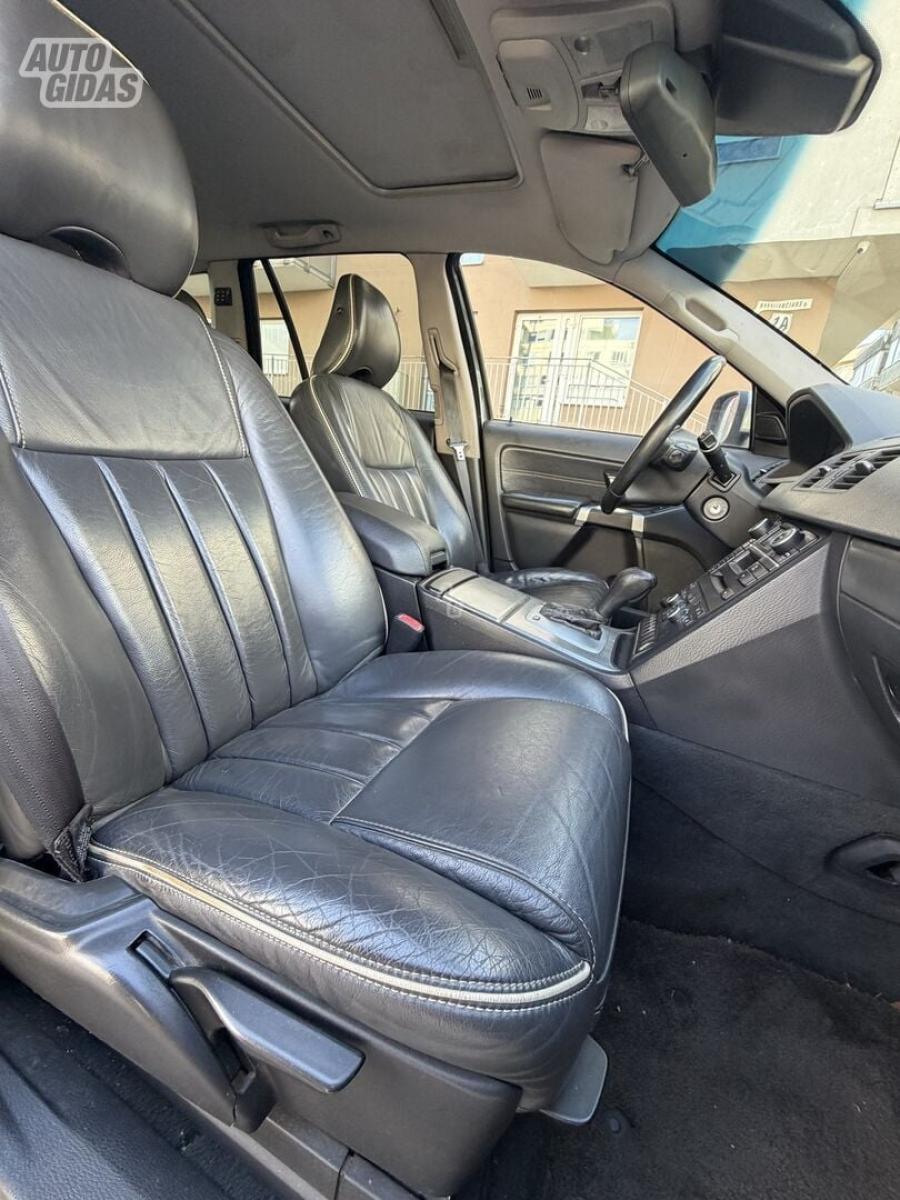 Volvo XC90 2009 Viļņa, ar dzinēja tilpumu 2.40 L un nobraukumu 383 tūkst. km par 3900 €, foto 19 vietnē AUTOMOTO.COM.LV