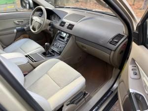 Volvo XC90 2009 in Riga, with an engine capacity of 2.40 L and mileage of 236 thousand km for 6890 €, photo 10 on AUTOMOTO.COM.LV