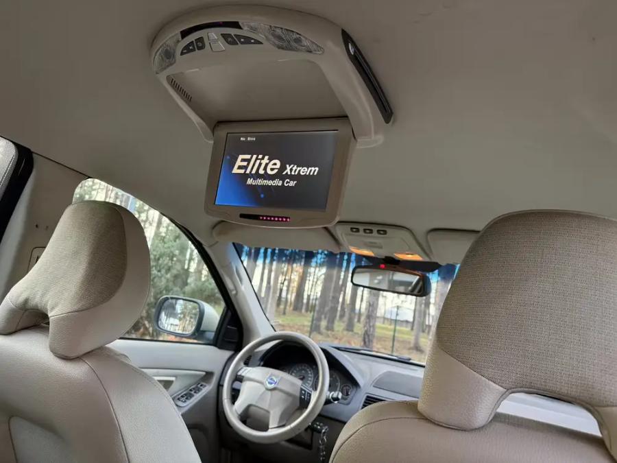 Volvo XC90 2009 in Riga, with an engine capacity of 2.40 L and mileage of 236 thousand km for 6890 €, photo 13 on AUTOMOTO.COM.LV