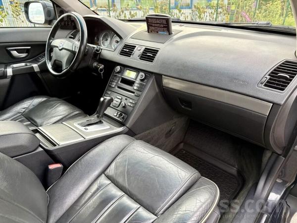 Volvo XC90 2010 Rīga, ar dzinēja tilpumu 2.40 L un nobraukumu 290 tūkst. km par 8290 €, foto 11 vietnē AUTOMOTO.COM.LV