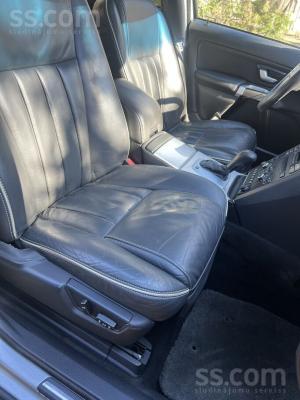 Volvo XC90 2010 in Riga, with an engine capacity of 2.40 L and mileage of 285 thousand km for 6500 €, photo 7 on AUTOMOTO.COM.LV