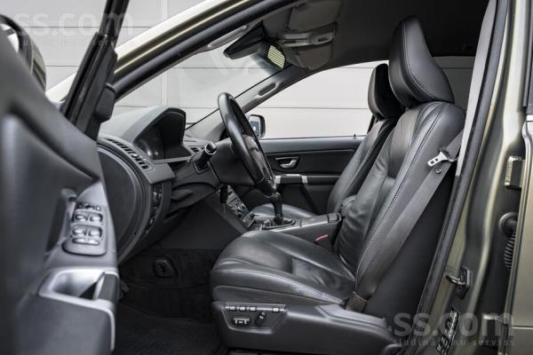 Volvo XC90 2010 in Riga, with an engine capacity of 2.40 L and mileage of 0 thousand km for 7990 €, photo 9 on AUTOMOTO.COM.LV