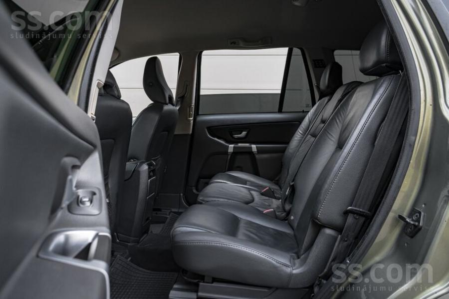 Volvo XC90 2010 Rīga, ar dzinēja tilpumu 2.40 L un nobraukumu 0 tūkst. km par 7990 €, foto 13 vietnē AUTOMOTO.COM.LV