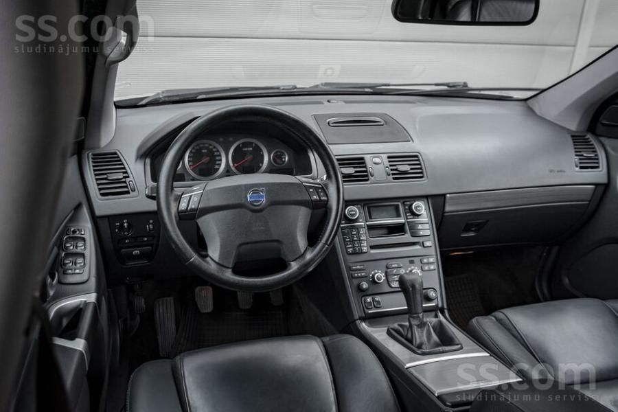 Volvo XC90 2010 Rīga, ar dzinēja tilpumu 2.40 L un nobraukumu 0 tūkst. km par 7990 €, foto 19 vietnē AUTOMOTO.COM.LV