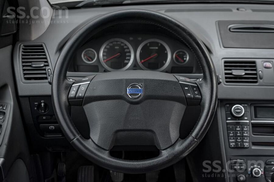 Volvo XC90 2010 Rīga, ar dzinēja tilpumu 2.40 L un nobraukumu 0 tūkst. km par 7990 €, foto 22 vietnē AUTOMOTO.COM.LV