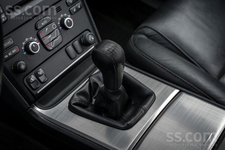 Volvo XC90 2010 Rīga, ar dzinēja tilpumu 2.40 L un nobraukumu 0 tūkst. km par 7990 €, foto 26 vietnē AUTOMOTO.COM.LV